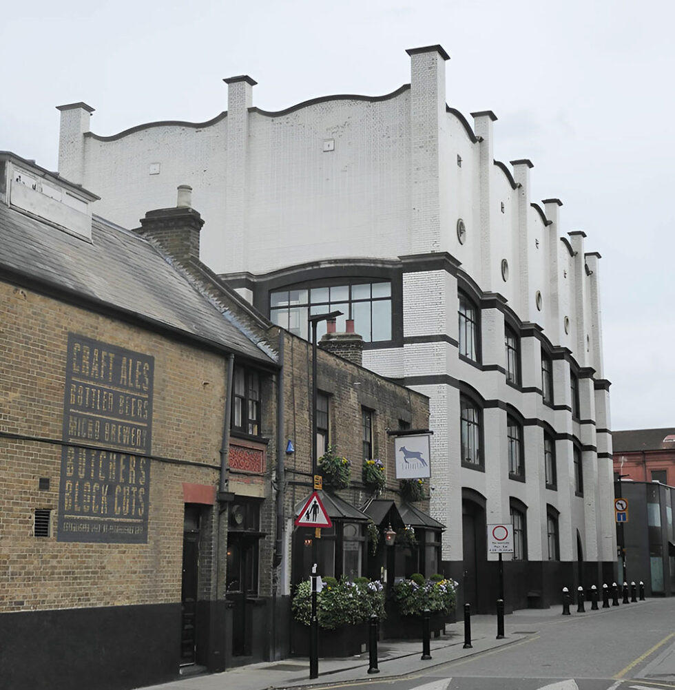 Ambit Moat - Voysey House - Powertrack